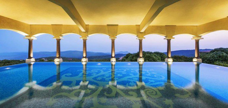 8 Infinity Pools In India That Are Totally Lust-Worthy | Curly Tales