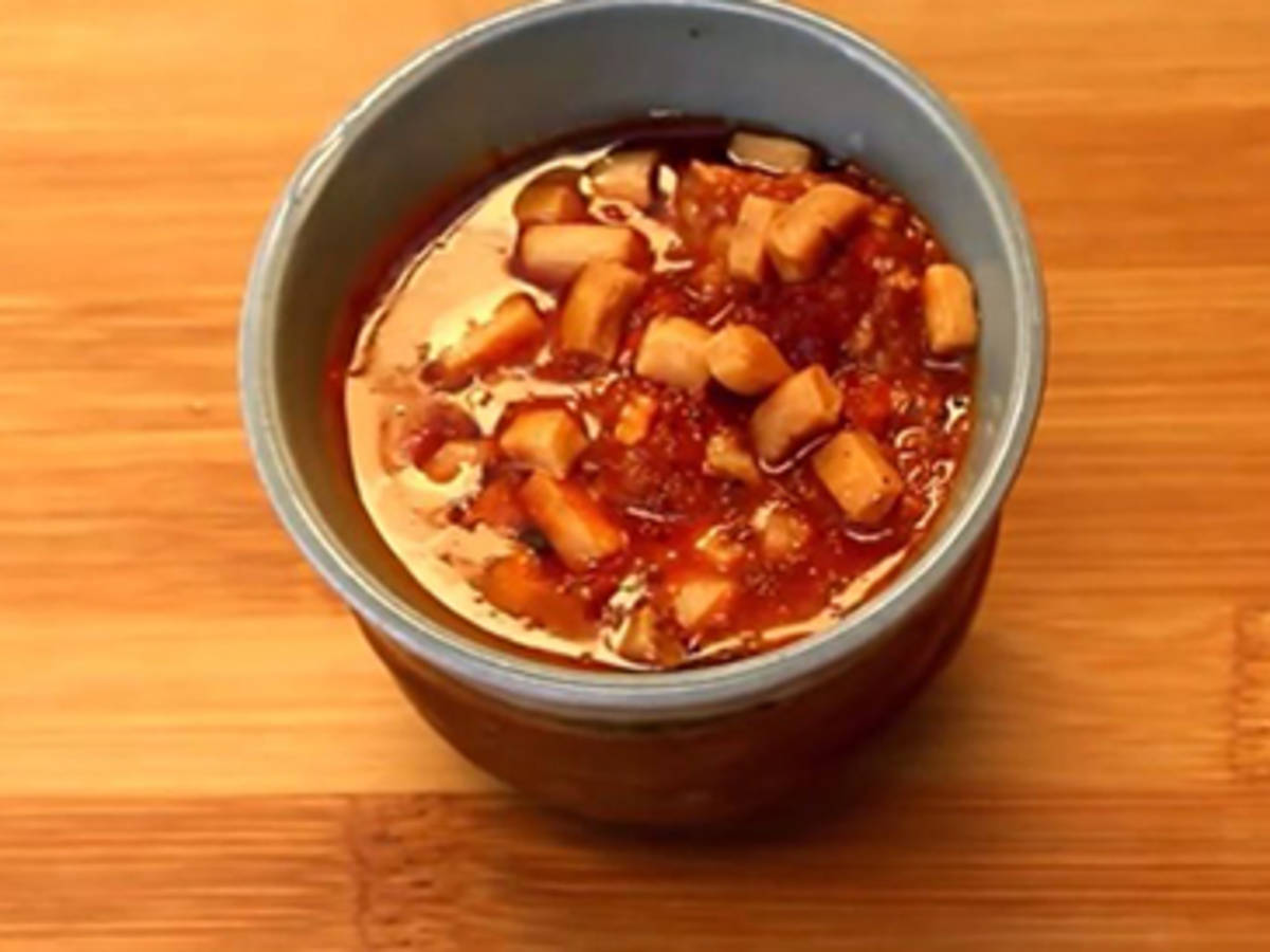 Deena Chaat Bhandar’s Tamatar Chaat Is A Must Try-Varanasi | Curly Tales