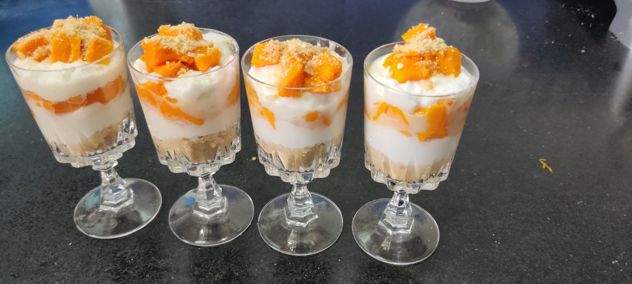 Lockdown Recipe Ep 7: Make Mango Float Dessert In 15 Minutess | Curly Tales