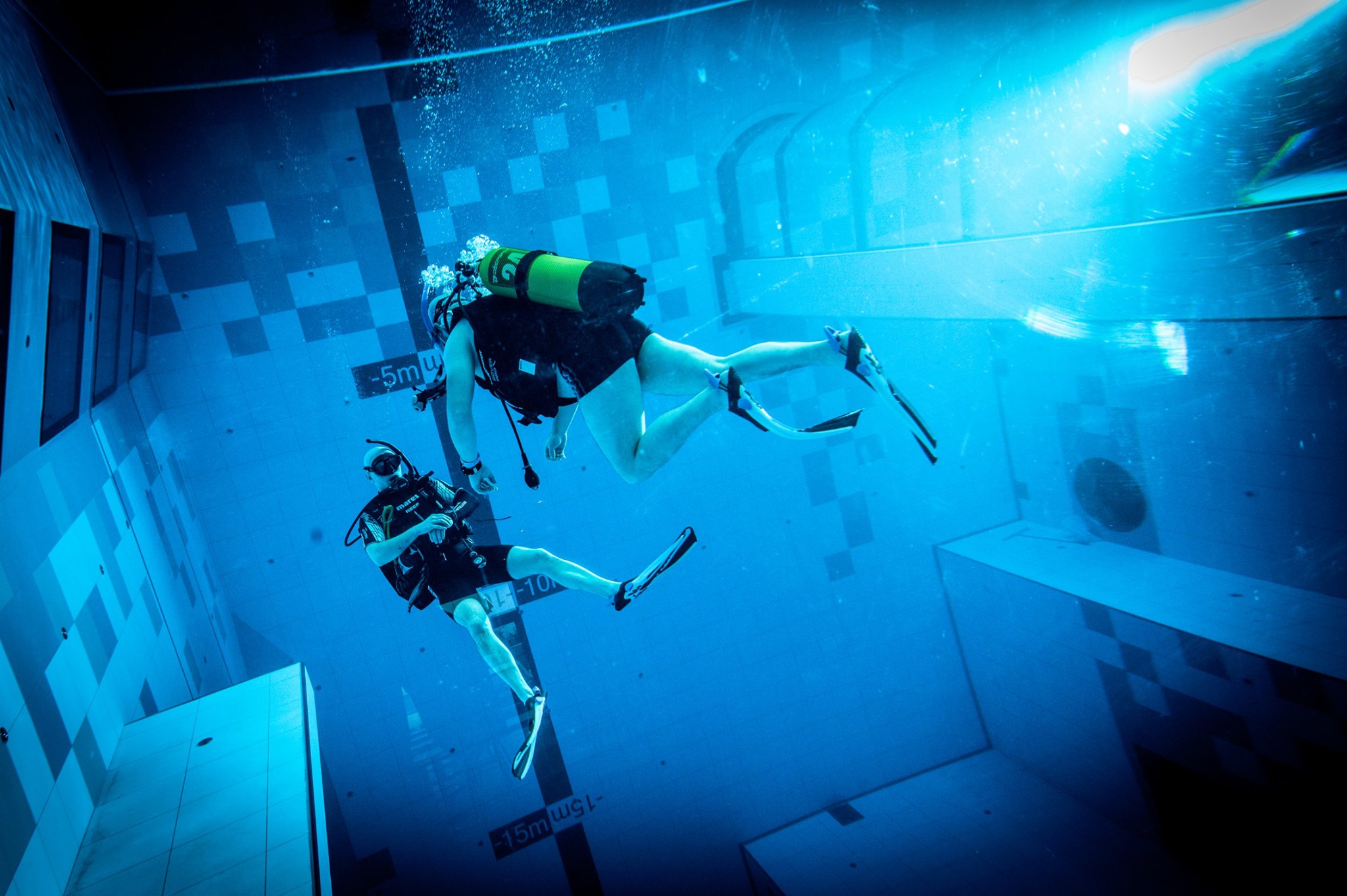 Poland Gets The World's Deepest Swimming Pool With Underwater Rooms ...