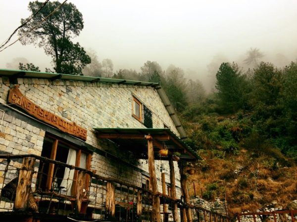 Spend A Vacation At These Himalayan Cottages In Himachal Surrounded By ...