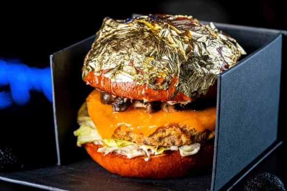 Louis Burger In Mumbai Offers Burgers With A Gold Leaf From ₹695 ...