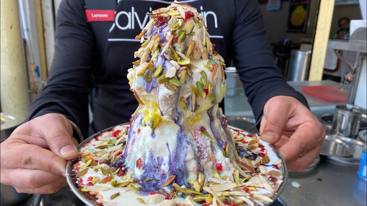 Gujarat's Street Vendors Are Setting New Records With Bahubali Sandwich ...