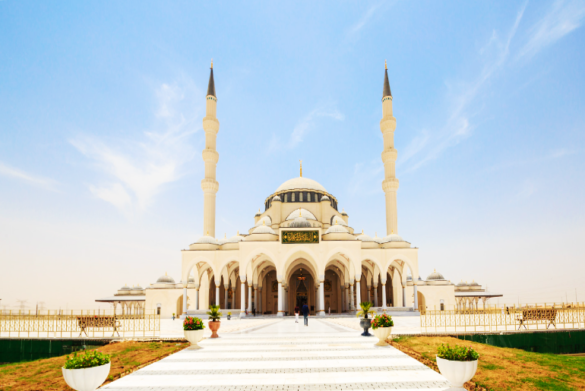 6 Most Beautiful Mosques In Sharjah You Need To See | Curly Tales