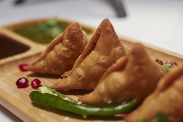 Roomali Roti Samosa In Vadodara Is Leaving Us In Fascination | Curly Tales