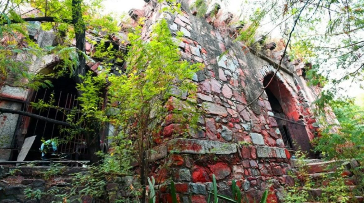 Tourists Can Soon Visit Malcha Mahal, The Tughlaq-Era Hunting Lodge In ...