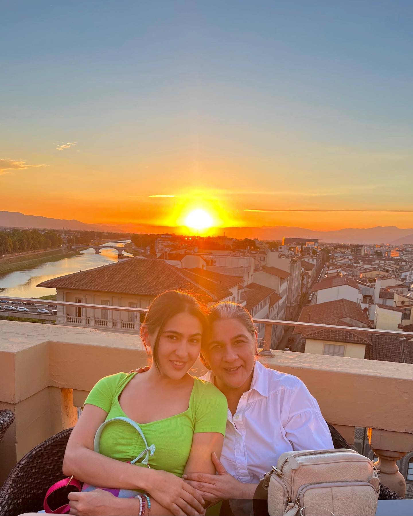 Curly Tales | Food + Travel Recommendations