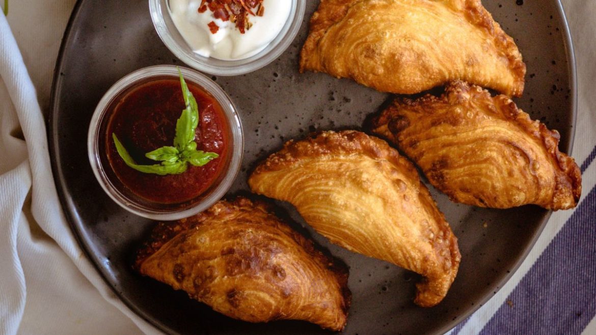 Here's How To Make Tea-Time Vegetable Puffs At Home