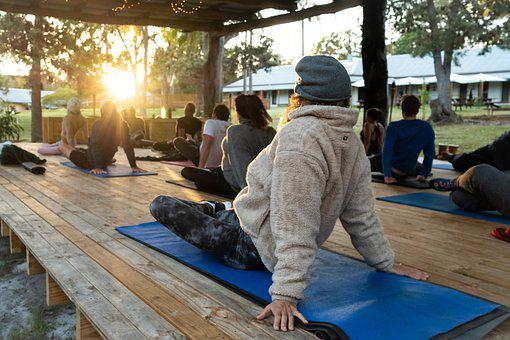 5 Must-Visit Yoga Retreats In India
