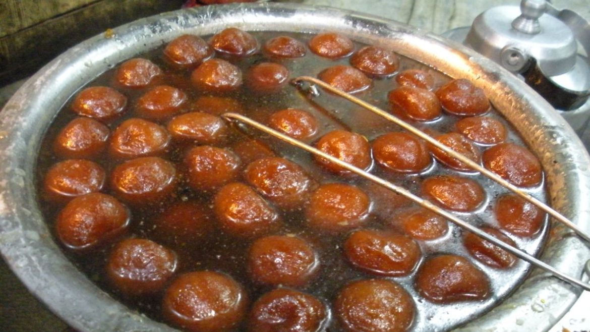 This Is How Bengal’s Famous Dessert Lady Kenny Got Its Name