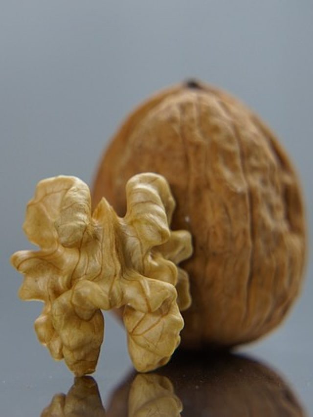 8 Reasons To Add Walnuts To Your Diet