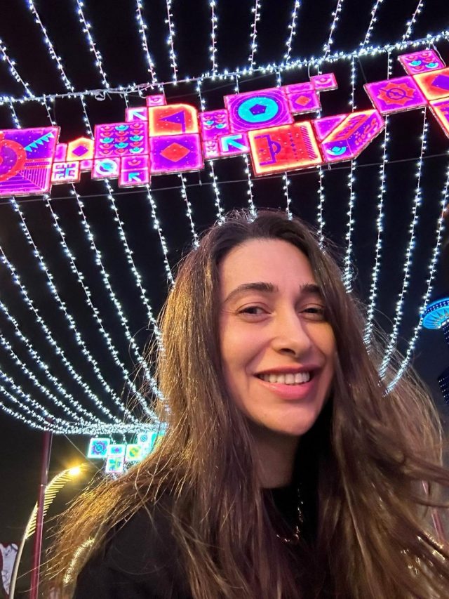 Karisma Kapoor's Christmas In Doha Is LIT & Delicious