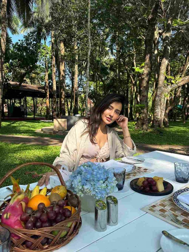Neha Sharma's Goa Vacation Pictures Are Making Us Super Jealous