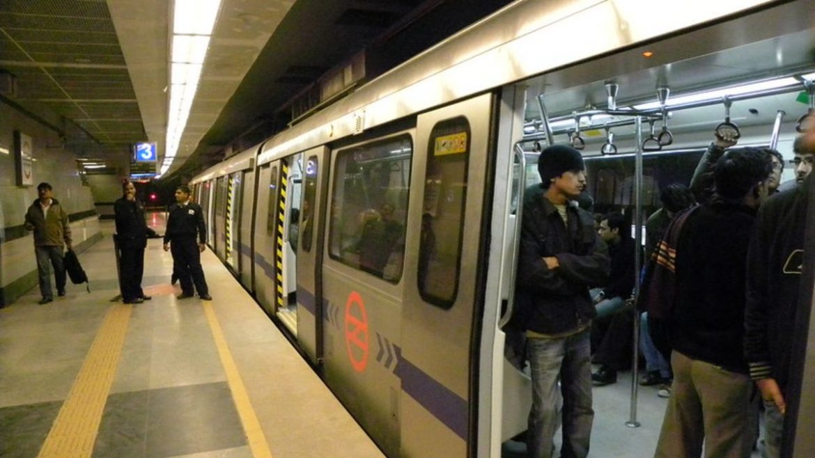 Republic Day Special! Get Free Smart Cards On The Aqua Line Of Noida ...
