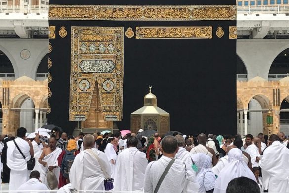 Here’s A Look At Umrah Dress Code Rules For Women Announced By Saudi Arabia
