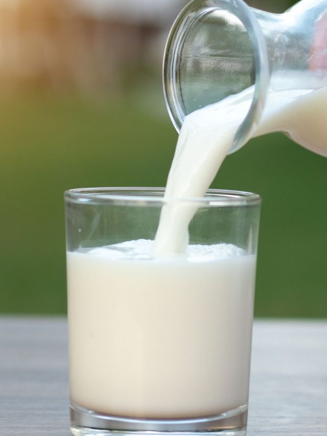 AVOID Mixing These food items With Milk For Your Kids