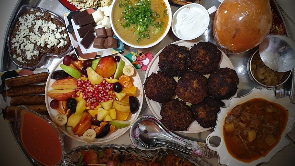 Go On A 10-Course Food Walk To Mumbai's Iconic Bohri Mohalla With No ...