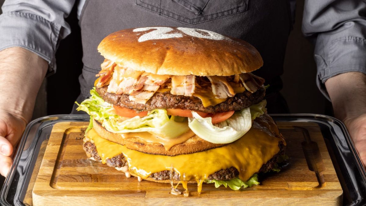 Experience The Streets Of Barcelona At This New Gallery & Beach Club At ...