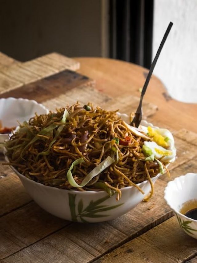 7 Mistakes To Avoid While Making Restaurant-Style Chowmein At Home