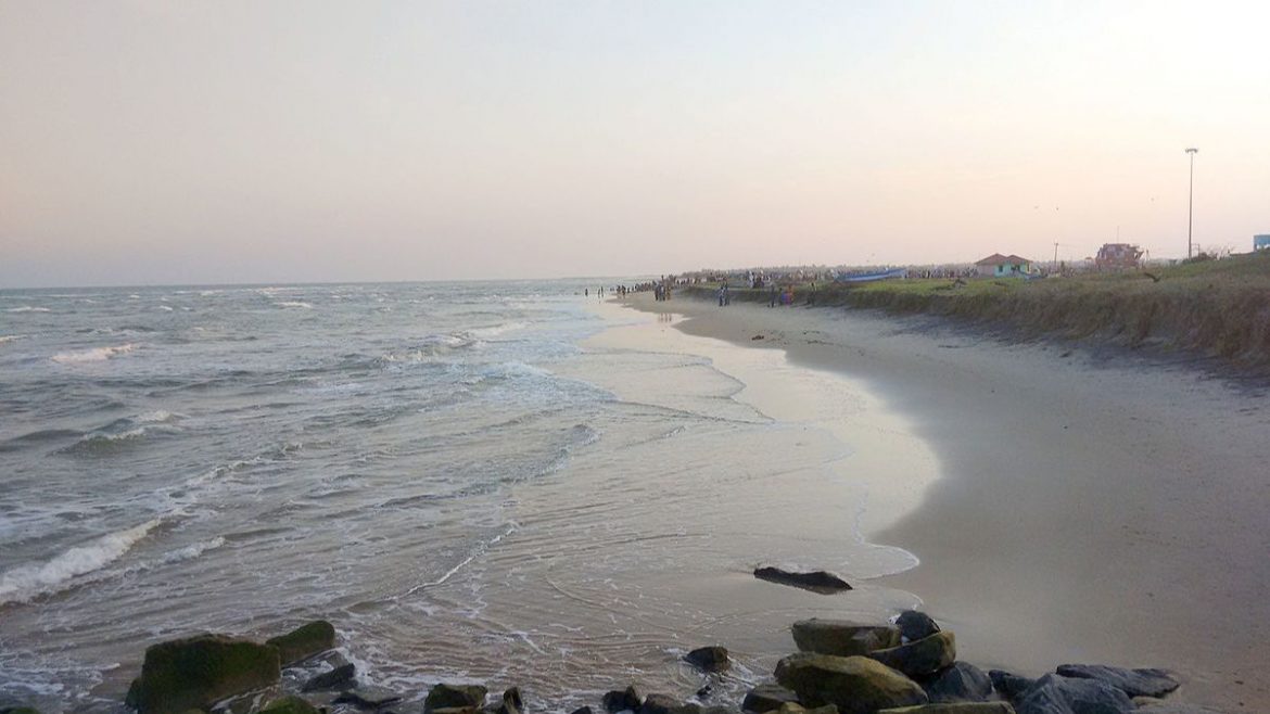 3 Beaches In Mumbai's Madh Island To Get A Makeover Soon! Deets Inside!