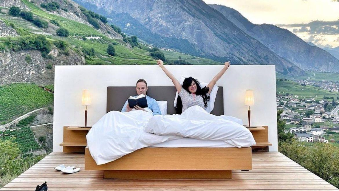 Sleep Right Under The Stars In The Middle Of The Dreamy Swiss Alps At ...