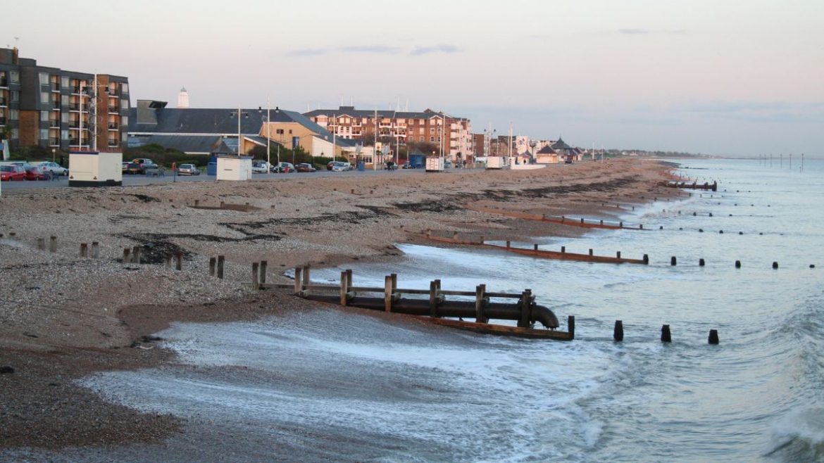 You May Want To Skip These 22 Most Polluted Beaches In The UK!