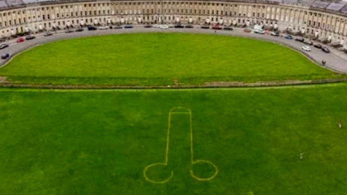 King Charles III's Coronation Party At A Grand P*nis-Mowed Lawn?! Deets ...