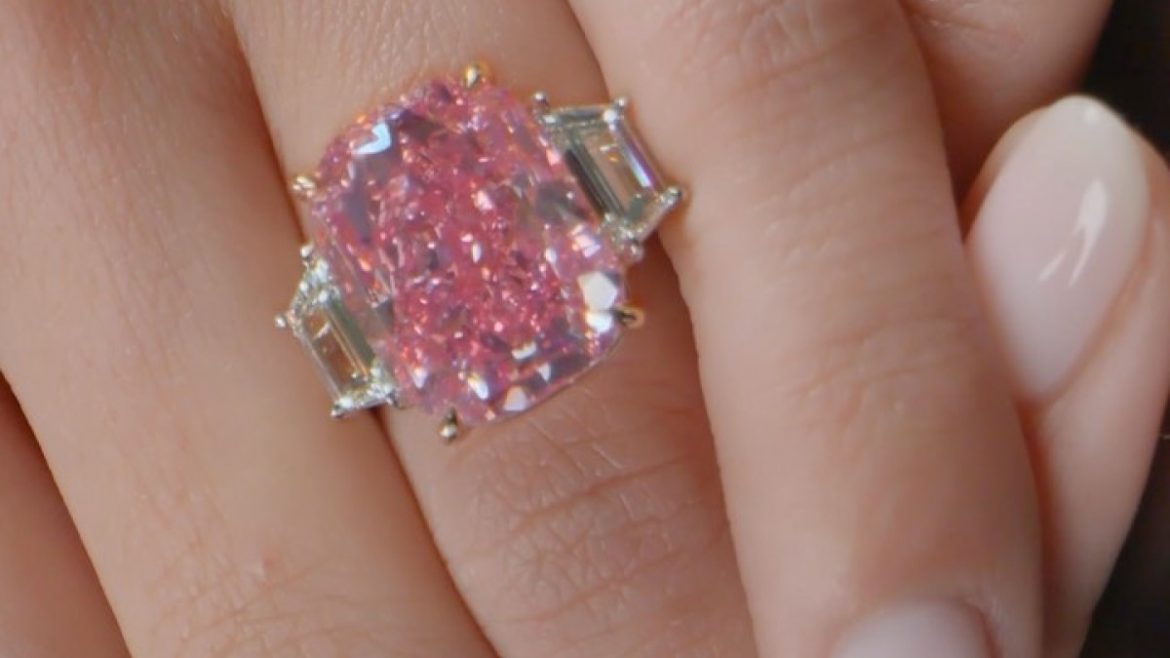 Catch A Glimpse Of The Rare 10.57 Carats Pink Diamond In Dubai Before ...