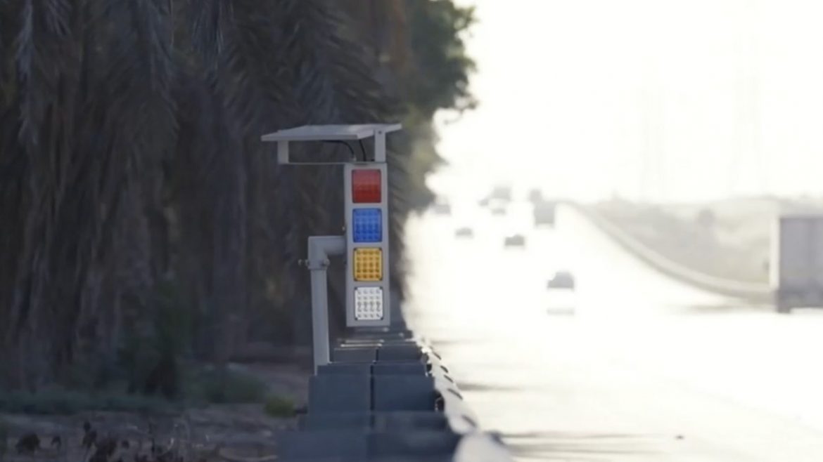 This Road Alert System In Abu Dhabi Will Alert Drivers Of Any Accidents ...