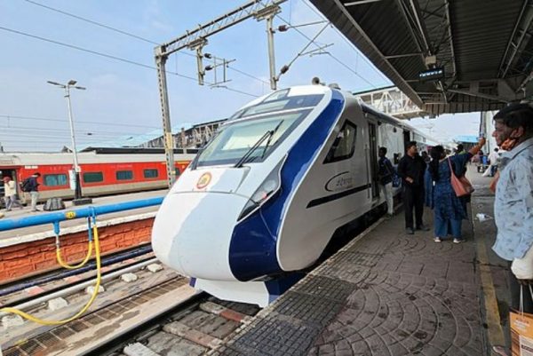 Soon Travel In Vande Metro Trains Daily In Mumbai! Mumbai Locals To Be Upgraded