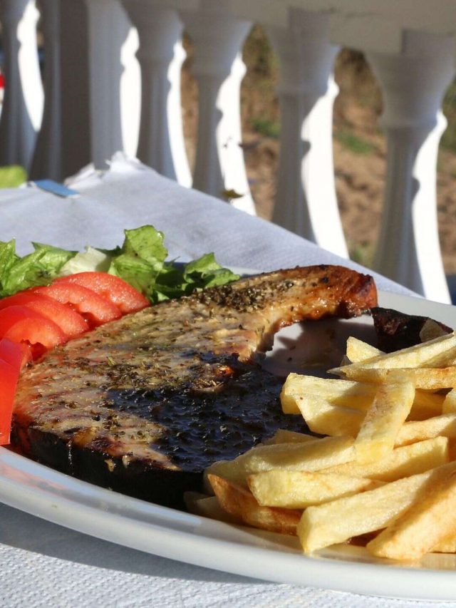 When In Greece, Make Sure To Try These Authentic Dishes