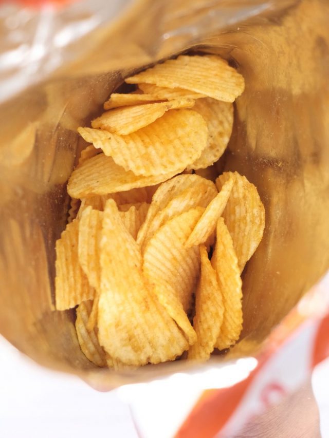 Diwali Sunday Brunch With Sonakshi, Huma & Zaheer | Laddoo & Toran ...