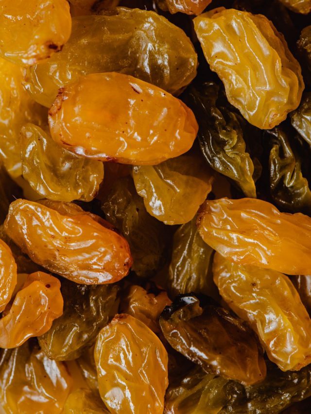 Raisins VS Currants: What’s The Difference?