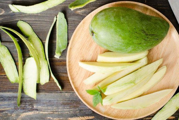 This Nutritionist-Approved Raw Mango Chutney Is Both Delicious ...