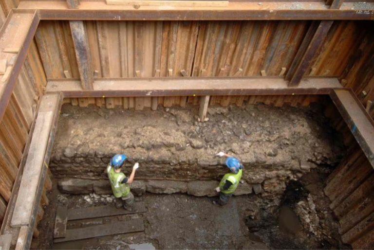 This 2000-Year-Old Riverside Roman Wall In London Is Now A National ...