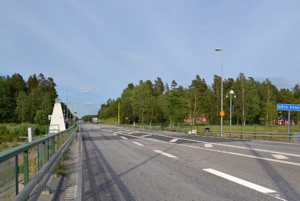 World's First Permanent Electrified Road For EVs Will Be Soon Built In ...