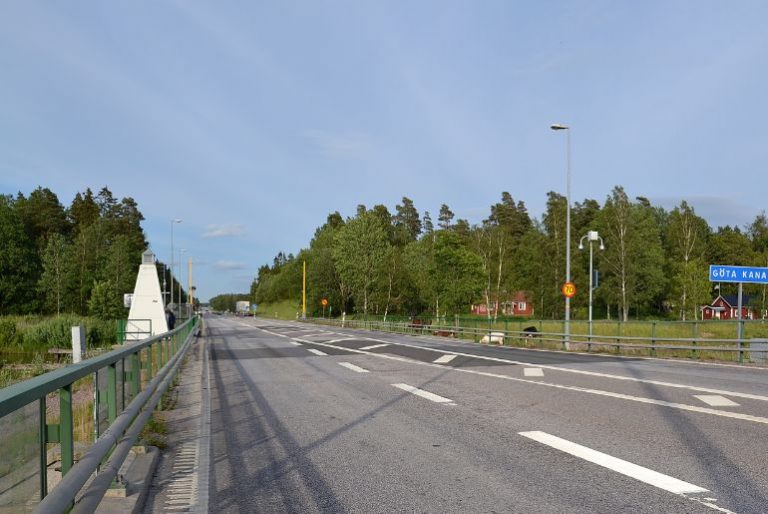 World's First Permanent Electrified Road For EVs Will Be Soon Built In ...