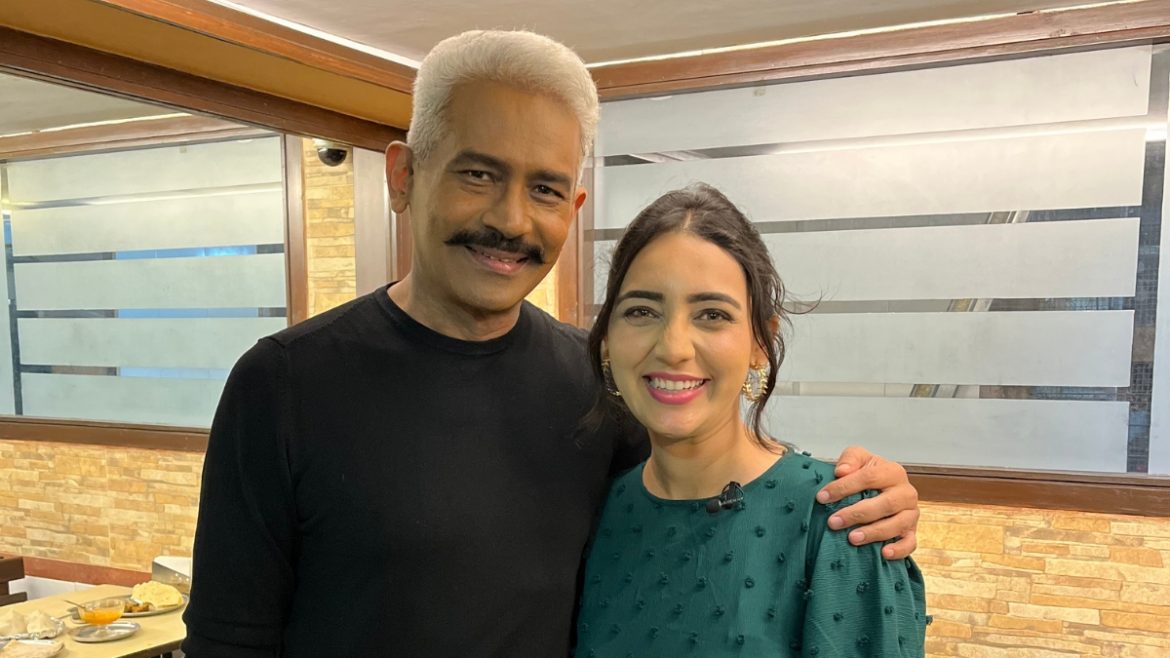 Atul Kulkarni Likes Eating Sweets First; Shows How To Eat Modak The ...