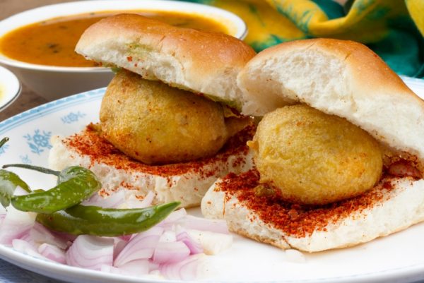 10 Best Vada Pav In Mumbai You Gotta Try For An Authentic Mumbaiya Flavour!