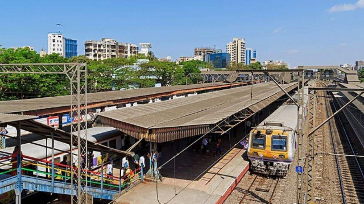 Khar, Kandivali, Neral & More Mumbai Stations Set To Be Swankier And ...