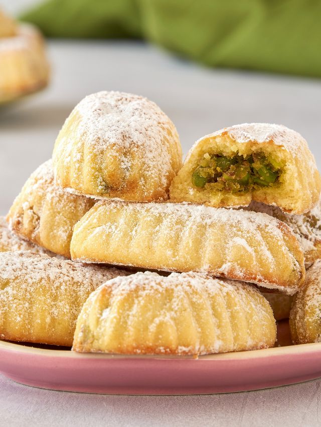 8 Lebanese Desserts You Need To Try Right Now!