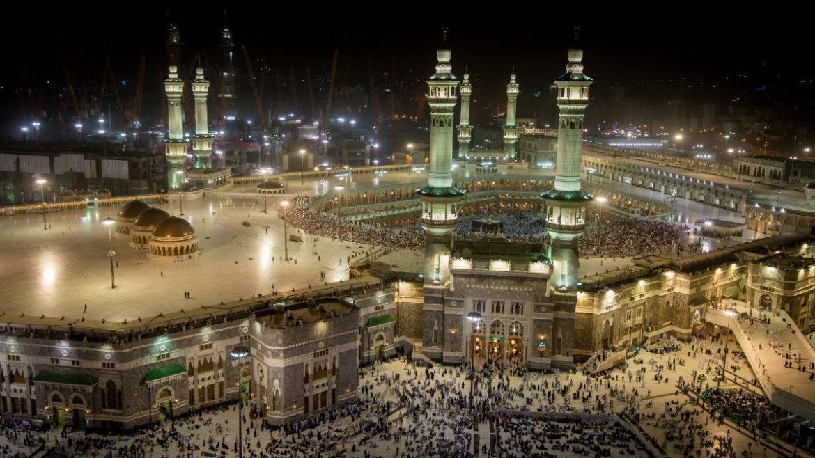 Mecca Has New Parking Lots That Can Hold Up To 50,000 Cars
