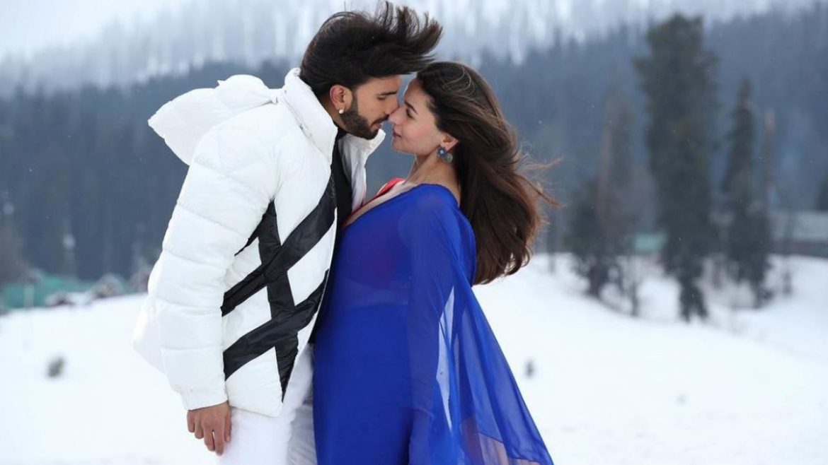 Rocky Aur Rani Kii Prem Kahaani's Tum Kya Mile Is Out! Here's Where It ...