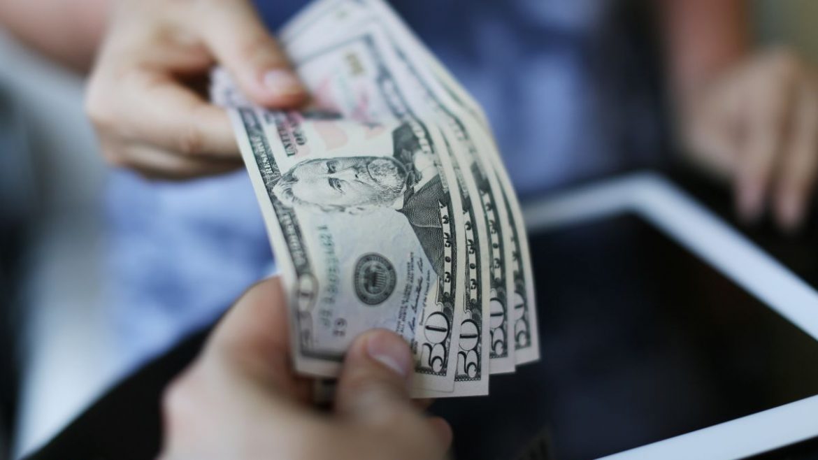 How Much Should You Tip In These 9 Cities Overseas? Here’s Your ...