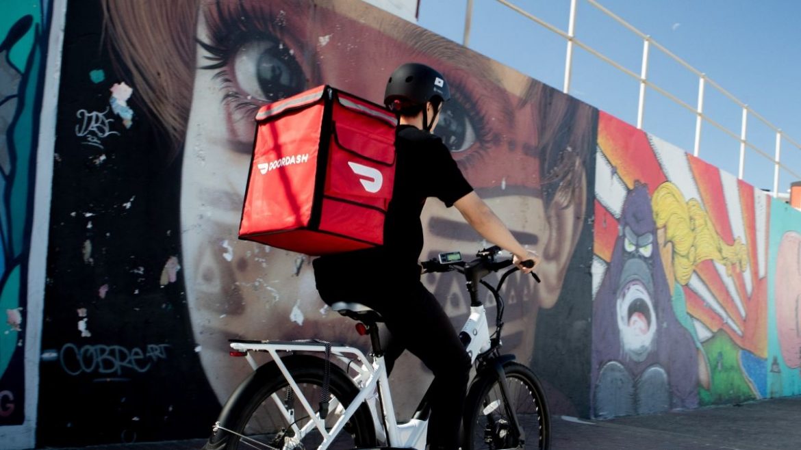 Delivery Agent Gets Fired After Customer Complains About Him; Asks For ...