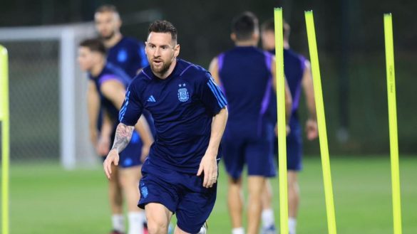 Lionel Messi Was Detained At Beijing Airport By The Chinese Border ...