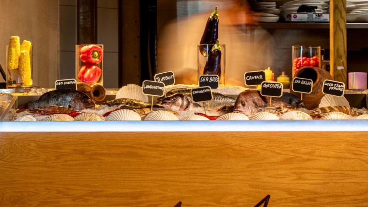 Riyadh's Meraki Has A Live Fish Market; Enjoy Freshly Cooked Catch Of ...