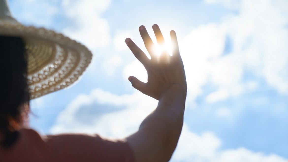 As Temp Crosses 50 Degrees In The UAE This Summer, Here's An Advisory ...