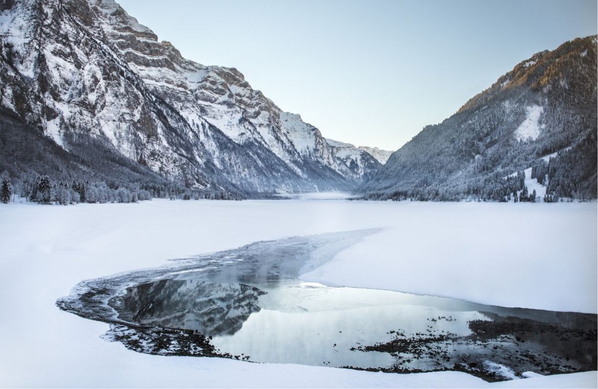 10 Km From Kashmir's Yusmarg Lies Sang-e-Safed Valley That's Covered ...