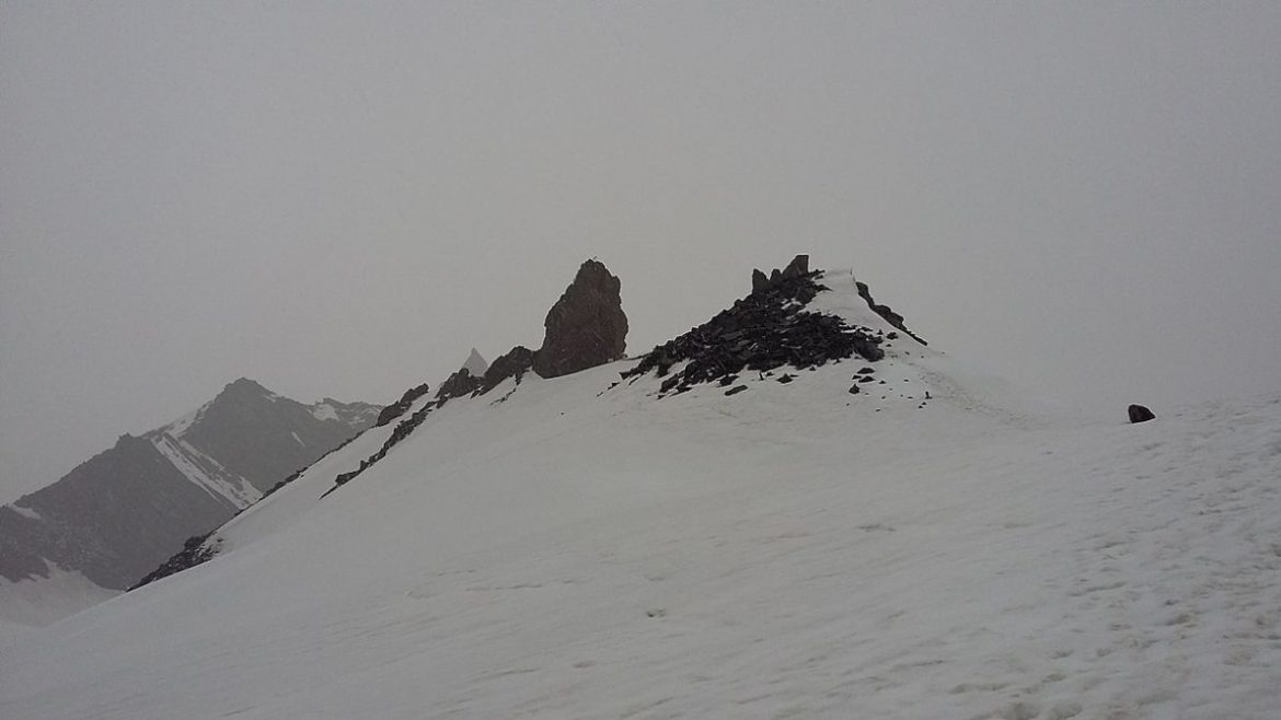 Shrikhand Mahadev Yatra: 1 Pilgrim Fall Off Hill, 2 Goes Missing ...